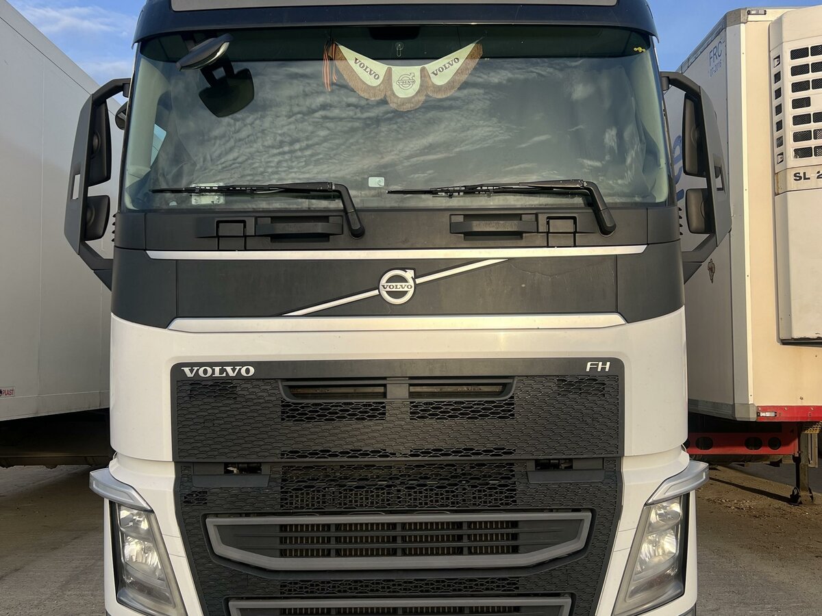 Купить б/у Volvo FH дизель автомат в Анапской: белый 2019 года на Авто ...