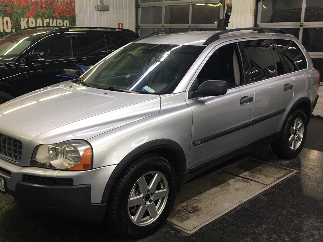 Купить б/у Volvo XC90 I 2.9 AT (272 л.с.) 4WD бензин автомат в Москве: серебристый Вольво XC90 I ...