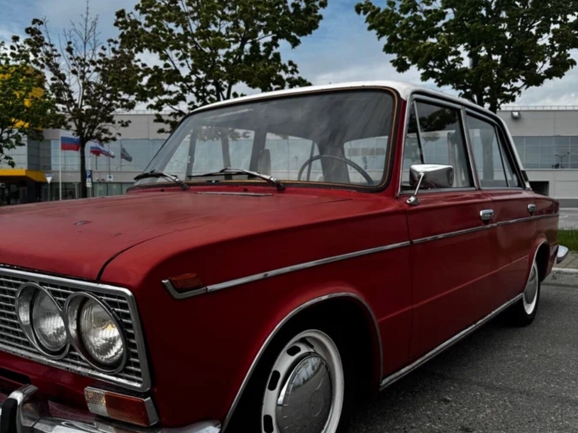 Купить б/у Lada (ВАЗ) 2103 1972-1984 1.6 MT (80 л.с.) бензин механика в Санкт-Петербурге ...