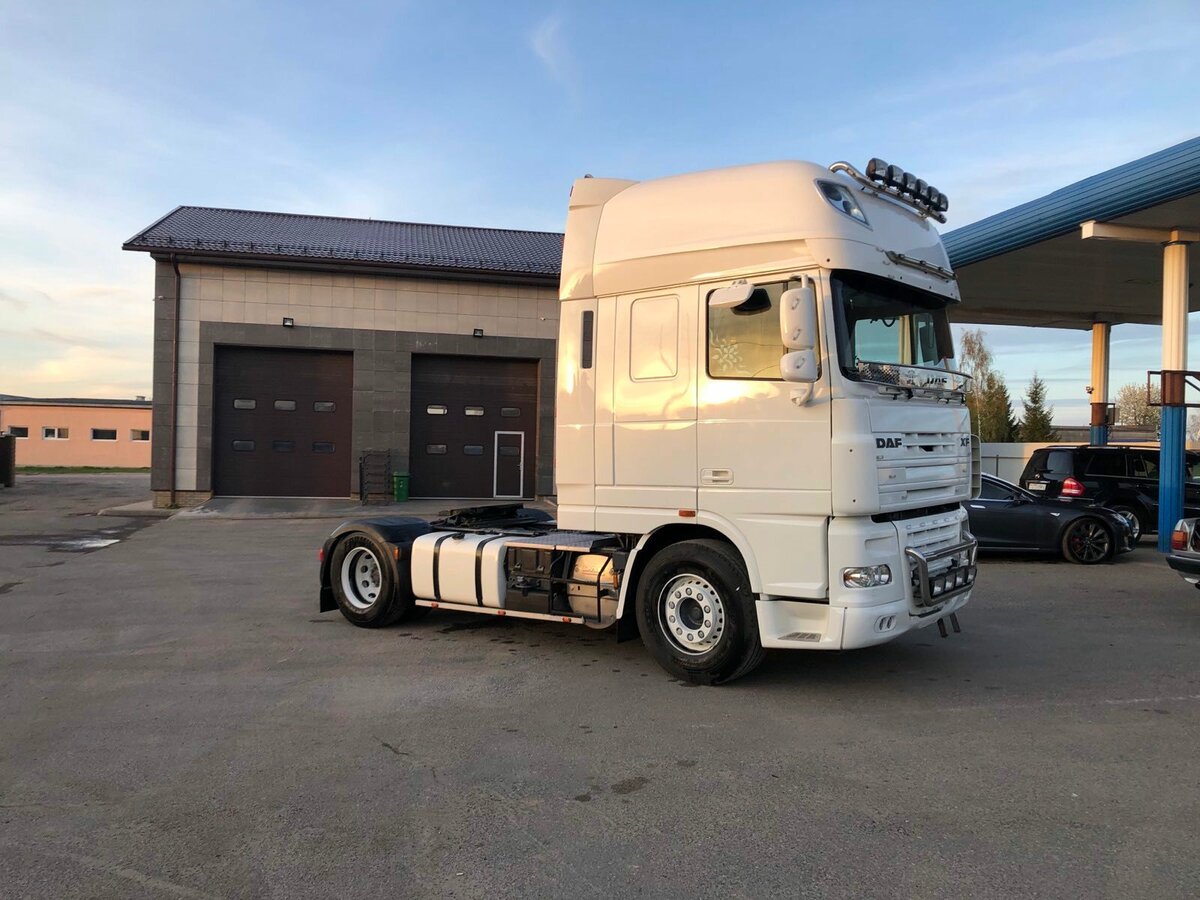 Купить б/у DAF XF 105 дизель механика в Смоленске: белый 2007 года на ...