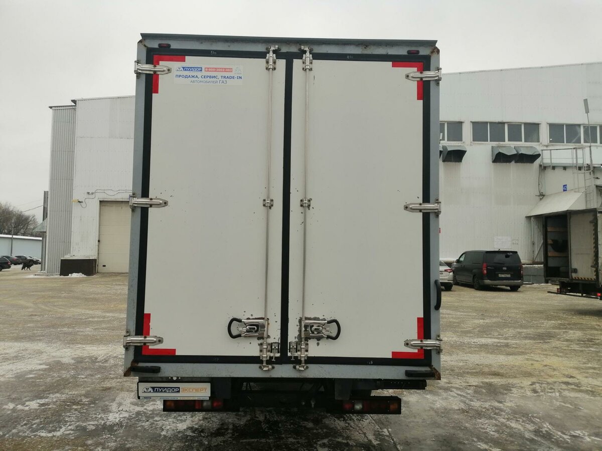 Купить б/у ГАЗ ГАЗель Next дизель механика в Москве: белый рефрижератор ...
