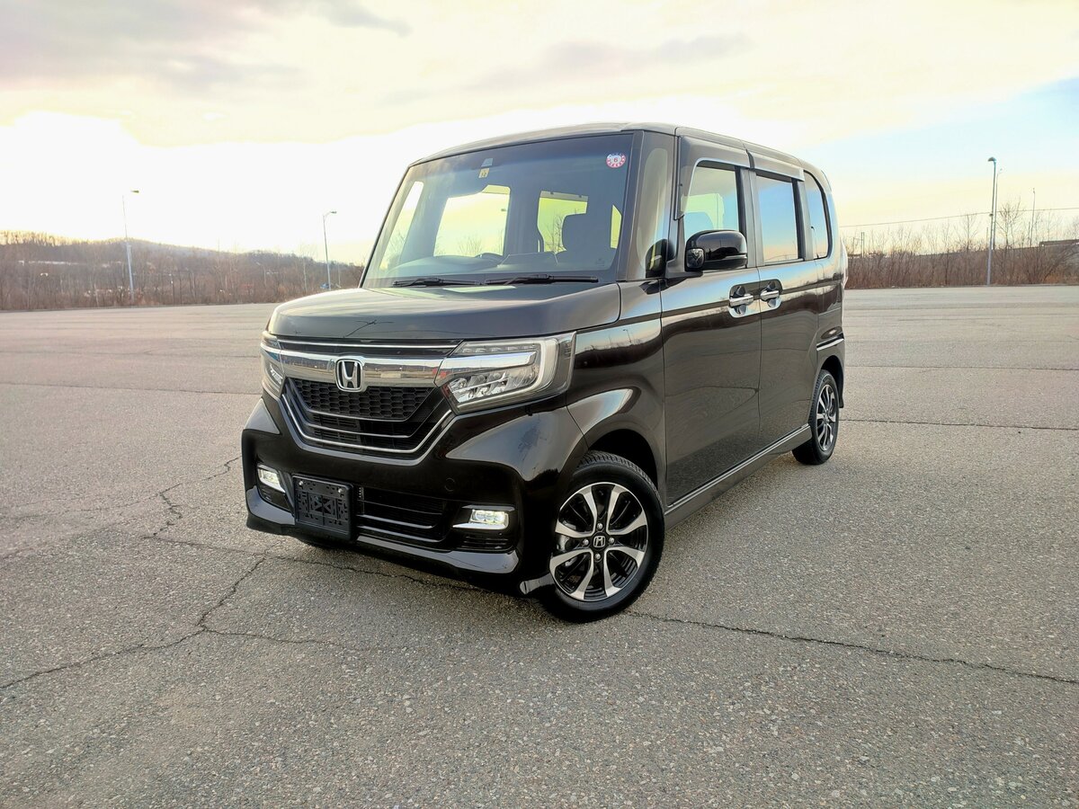 Купить б/у Honda N-BOX II 0.7 CVT (58 л.с.) 4WD бензин вариатор во Владивостоке: чёрный Хонда н ...