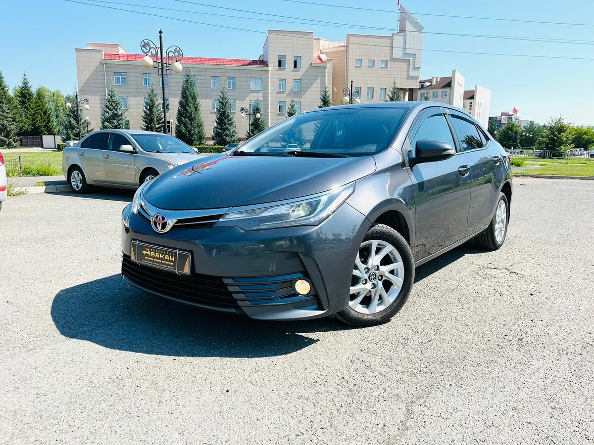 Купить б/у Toyota Corolla XI (E160, E170, E180) Рестайлинг 1 1.6 CVT (132 л.с.) бензин вариатор ...