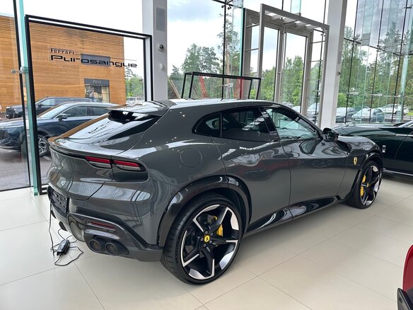 Купить новый Ferrari Purosangue 2022-2025 6.5 AMT (725 л.с.) 4WD бензин ...