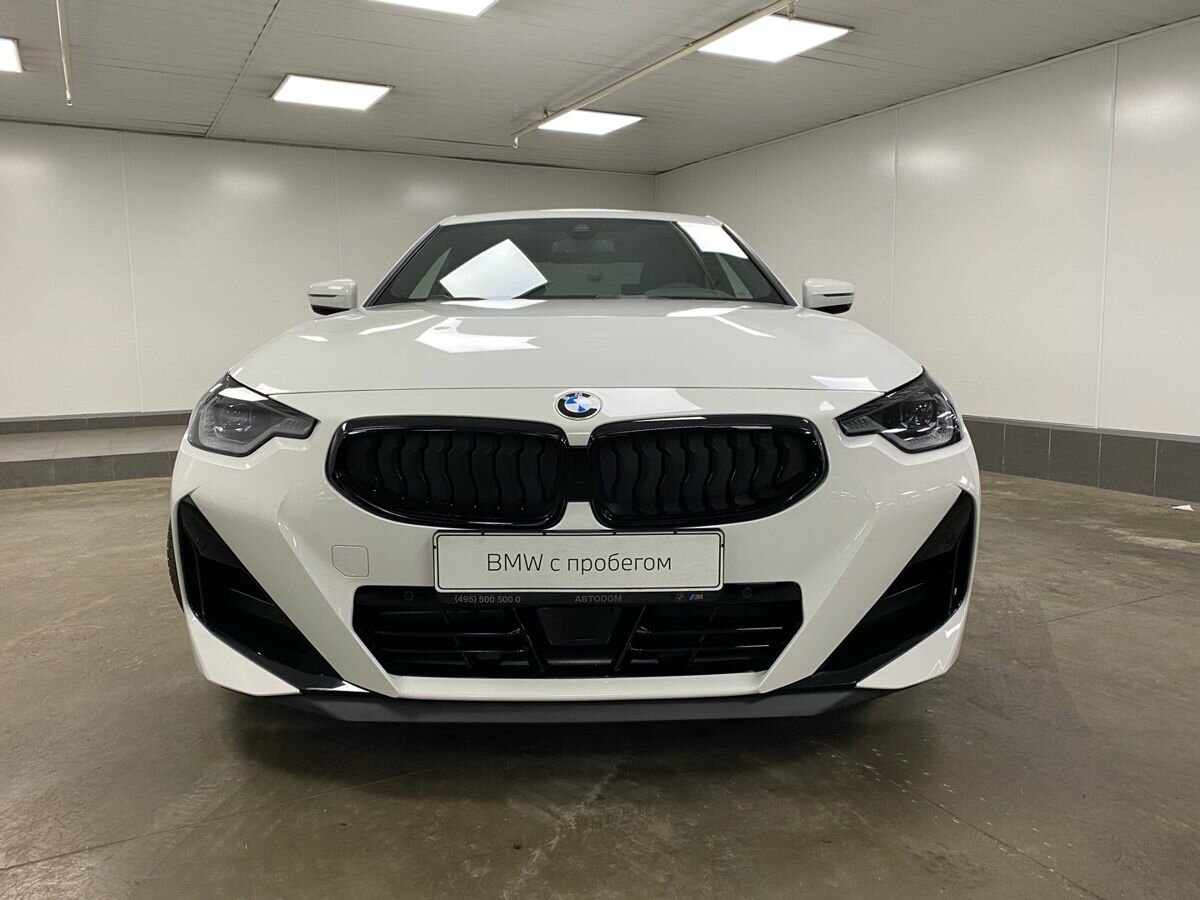 Купить б/у BMW 2 серии G42 220i 2.0 AT (184 л.с.) бензин автомат в Москве: белый БМВ 2 серии G42 ...