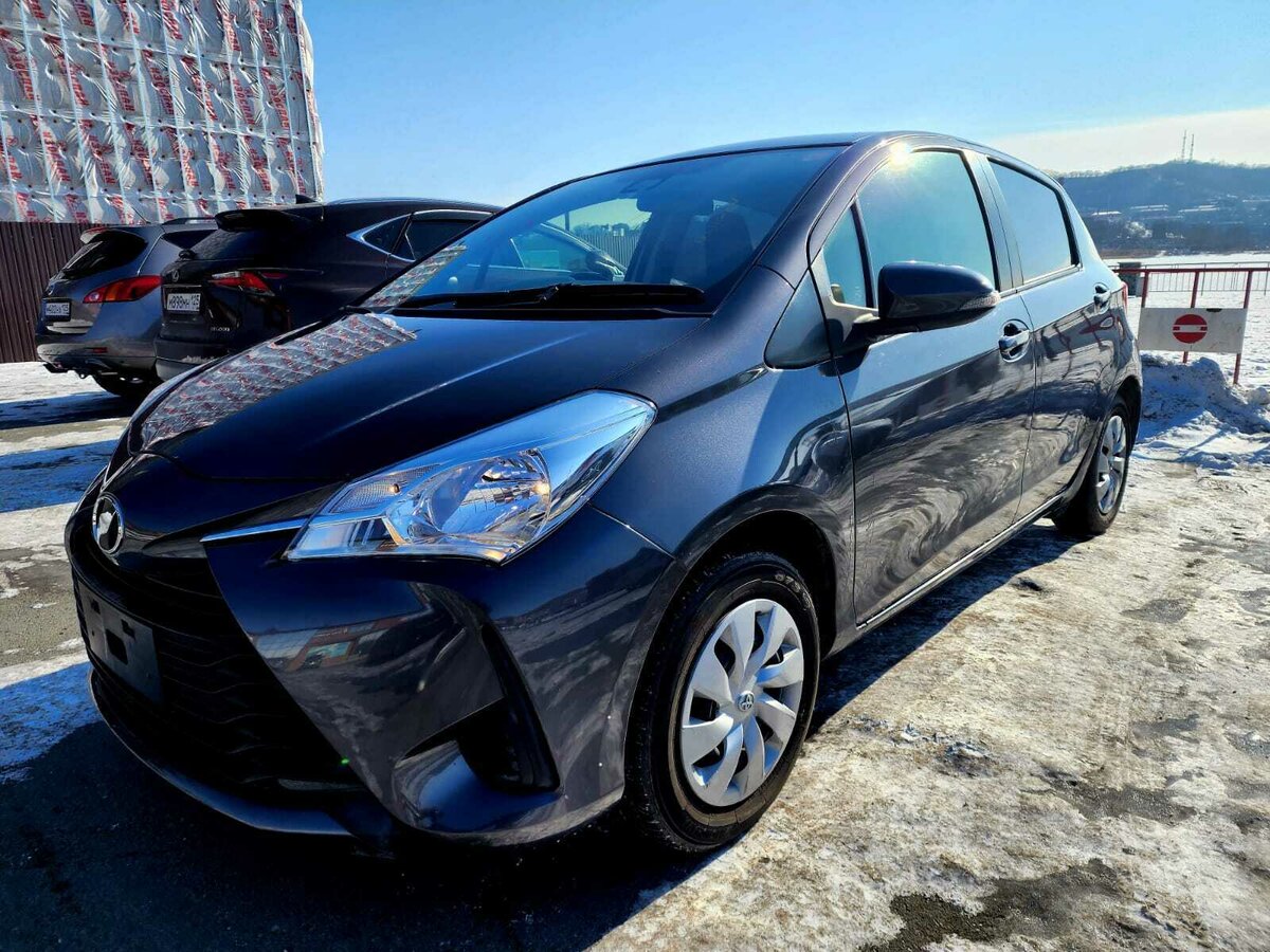 Купить б/у Toyota Vitz III (XP130) Рестайлинг 2 1.0 CVT (69 л.с ...