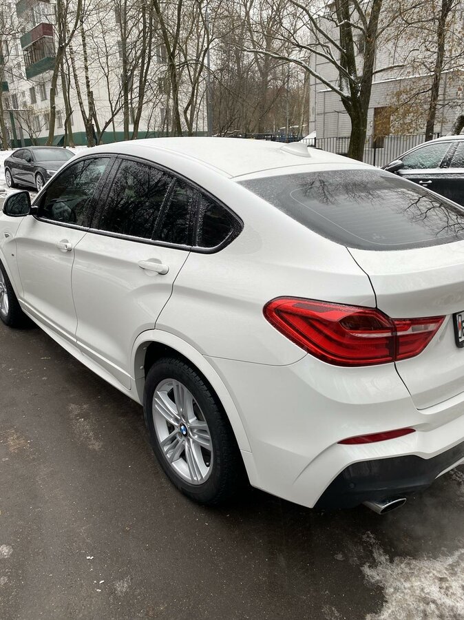 Купить б/у BMW X4 I (F26) 20i 2.0 AT (184 л.с.) 4WD бензин автомат в Москве: белый БМВ Х4 I (F26 ...