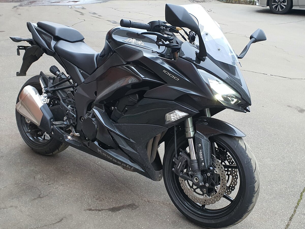 Купить б/у Kawasaki Z 1000SX инжектор 6 передач в Москве: чёрный спорт ...