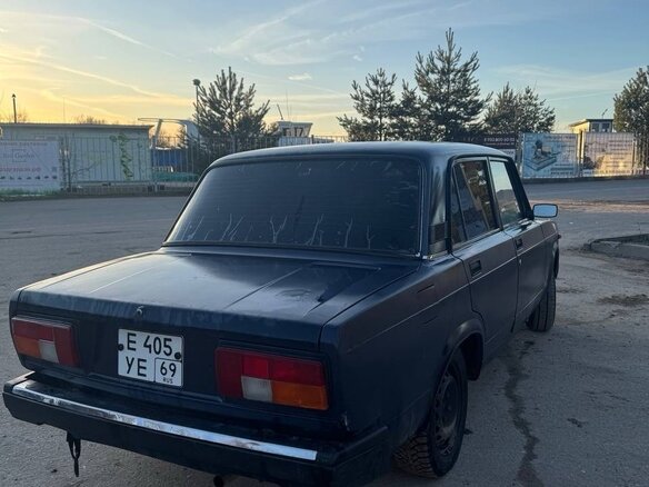 Купить б/у Lada (ВАЗ) 2105 1979-2011 1.6 MT (73 л.с.) бензин механика в Конаково: синий Лада ...
