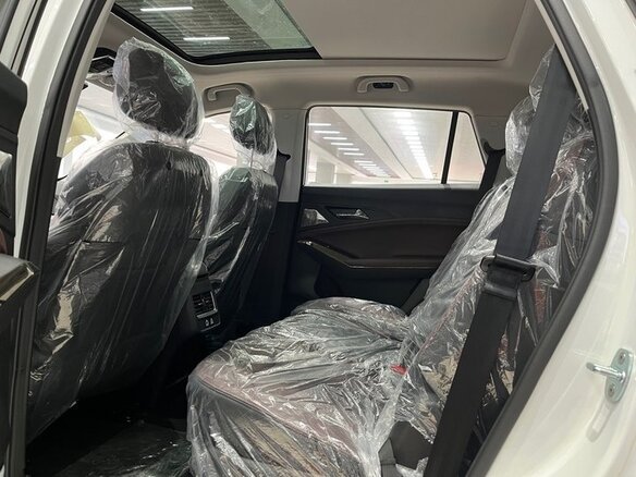 Купить б/у JAC Sehol X8 Plus 2022-2025 1.5 AMT (184 л.с.) бензин робот в Кемерове: белый Джак ...