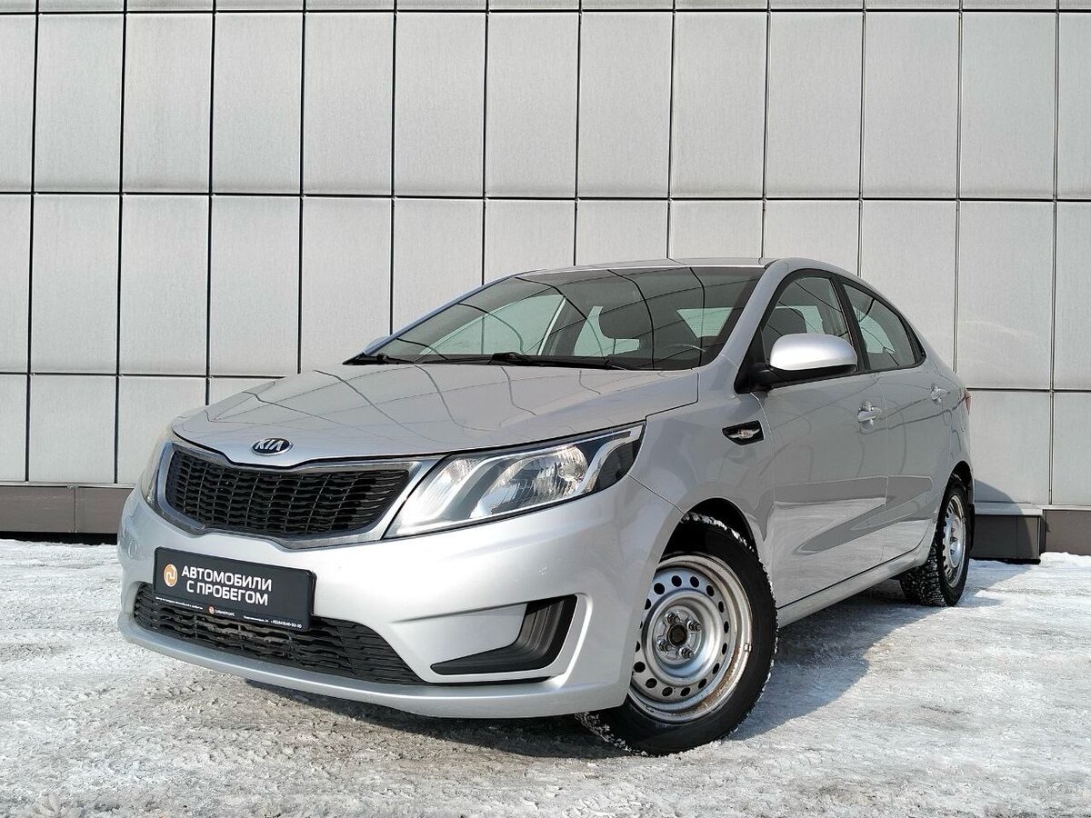 Купить б/у Kia Rio III 1.4 MT (107 л.с.) бензин механика в Новокузнецке: серебристый Киа Рио III ...