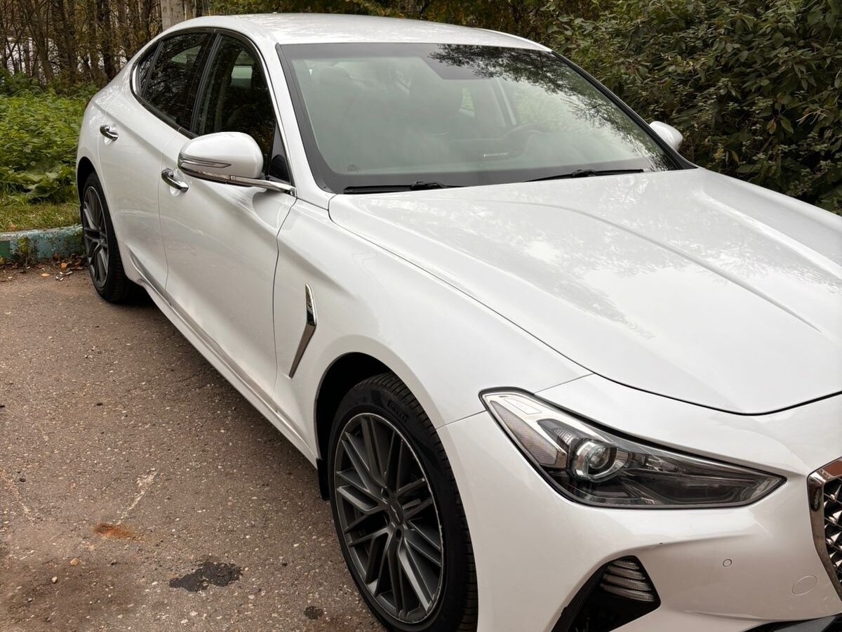 Купить б/у Genesis G70 I 2.0 AT (197 л.с.) 4WD бензин автомат в Москве: белый Генезис Г70 I ...