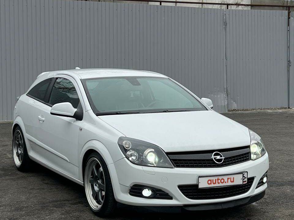 Купить б/у Opel Astra H Рестайлинг GTC 1.8 MT (140 л.с.) бензин ...