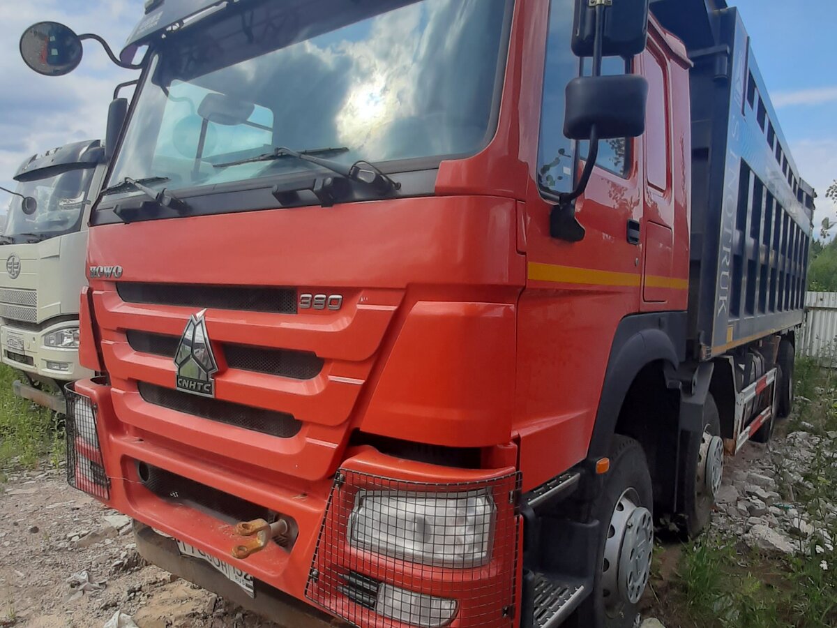 Купить б/у Sinotruk Howo HW76 дизель механика в Краснодаре: красный самосвал 2022 года по цене 5 ...