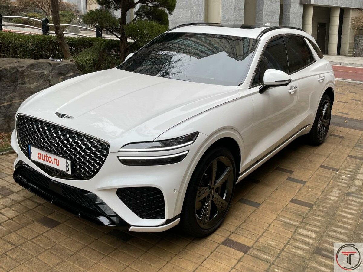 Купить б/у Genesis GV70 I 2.5 AT (249 л.с.) 4WD бензин автомат в Хабаровске: белый Генезис ГВ70 ...