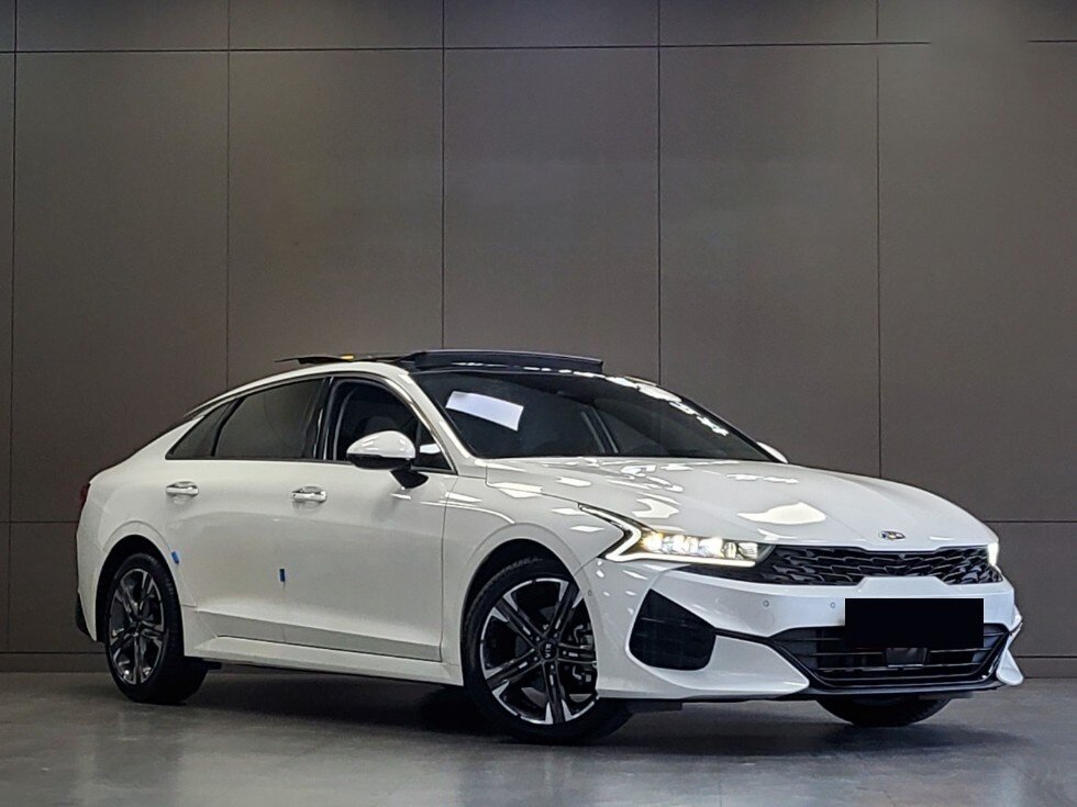 Купить б/у Kia K5 III 2.0 AT (240 л.с.) бензин автомат в Находке: белый Киа к5 III седан 2020 ...