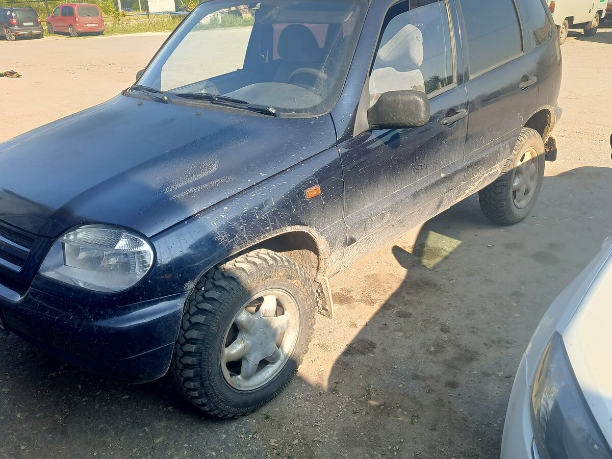 Купить б/у Chevrolet Niva I 1.7 MT (80 л.с.) 4WD бензин механика в ...