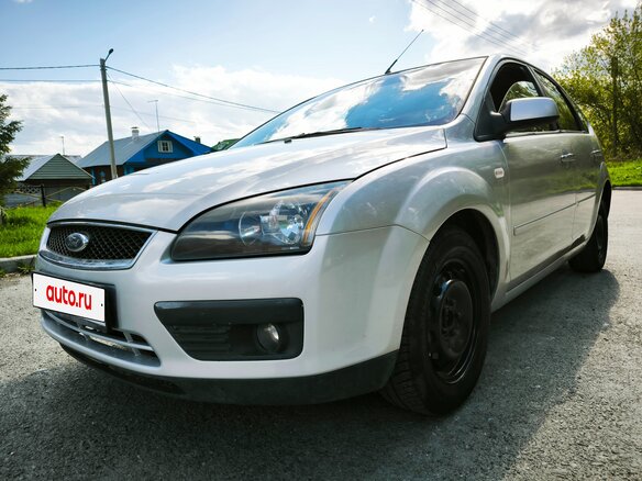 Купить б/у Ford Focus II 2.0 MT (145 л.с.) бензин механика в Екатеринбурге: серебристый Форд ...