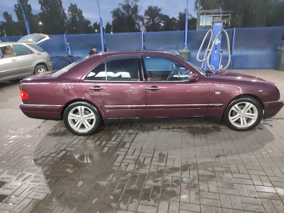 Купить б/у Mercedes-Benz E-Класс II (W210, S210) 240 2.4 AT (170 л.с ...