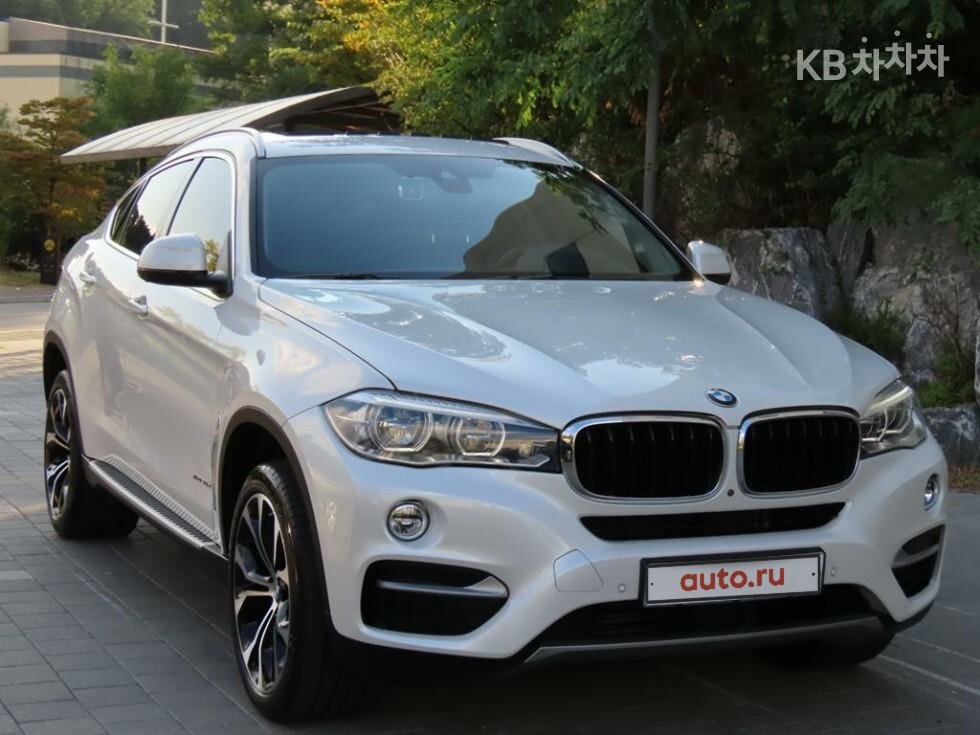 Купить б/у BMW X6 II (F16) 30d 3.0d AT (249 л.с.) 4WD дизель автомат во Владивостоке: белый БМВ ...