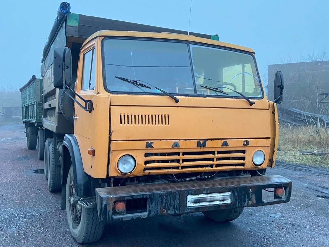 Купить б/у КамАЗ 5511 в Снежном: оранжевый самосвал 1990 года на Авто ...