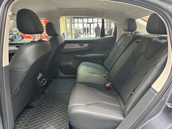 Купить б/у Hongqi E-QM5 I 54 kWh Electro AT (140.0 кВт) электро автомат во Владивостоке: серый ...