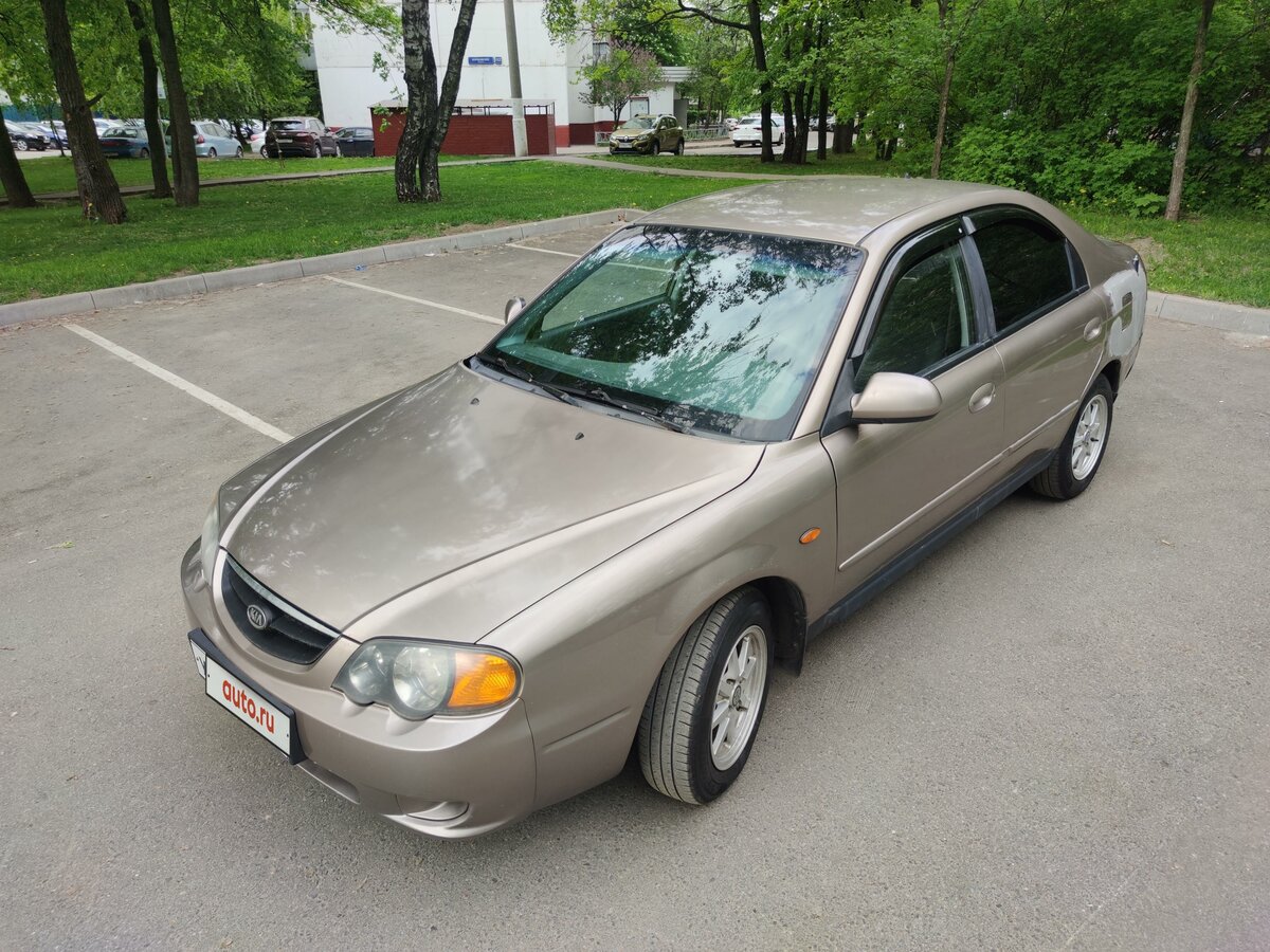 Купить б/у Kia Shuma II 1.6 MT (101 л.с.) бензин механика в Москве: коричневый Киа Шума II ...