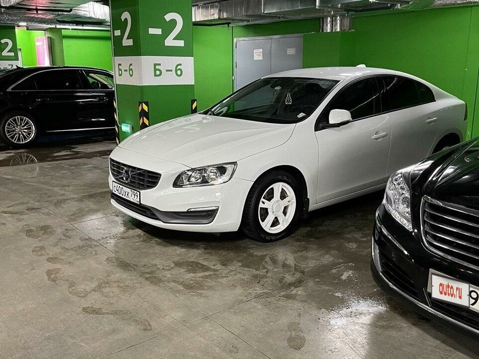 Купить б/у Volvo S60 II Рестайлинг 2.0 AT (180 л.с.) бензин автомат в Москве: белый Вольво S60 ...