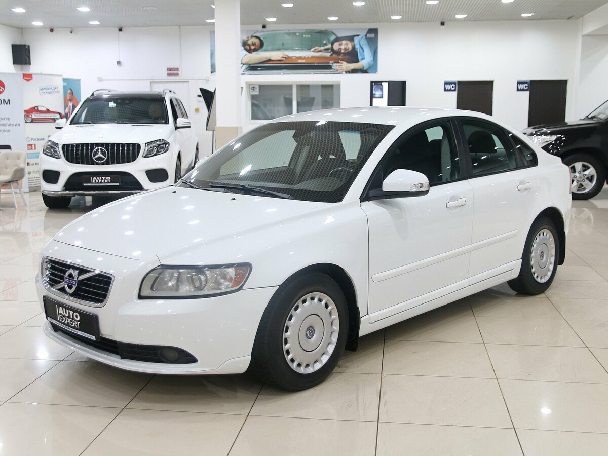 Купить б/у Volvo S40 II Рестайлинг 2.0 AMT (145 л.с.) бензин робот в ...