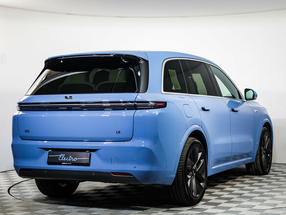 Купить новый Lixiang L8 I 42.8 kWh 1.5hyb AT (449 л.с.) 4WD гибрид автомат в Санкт-Петербурге ...