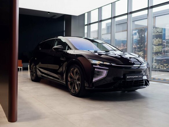 Купить новый HiPhi X 2020-2024 Electro AT (440.0 кВт) 4WD электро автомат в Москве: пурпурный ...