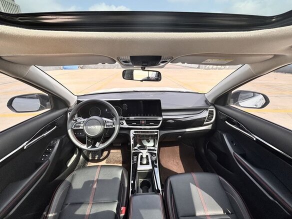 Купить б/у Kia KX3 2019-2023 1.5 CVT (115 л.с.) бензин вариатор в Новосибирске: белый Киа КаИкс3 ...