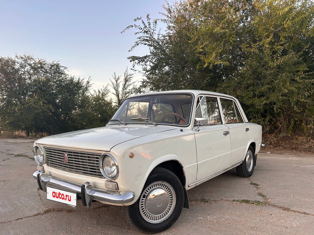 Купить б/у Lada (ВАЗ) 2101 1970-1988 21013 1.2 MT (64 л.с.) бензин механика в Балакове: белый ...