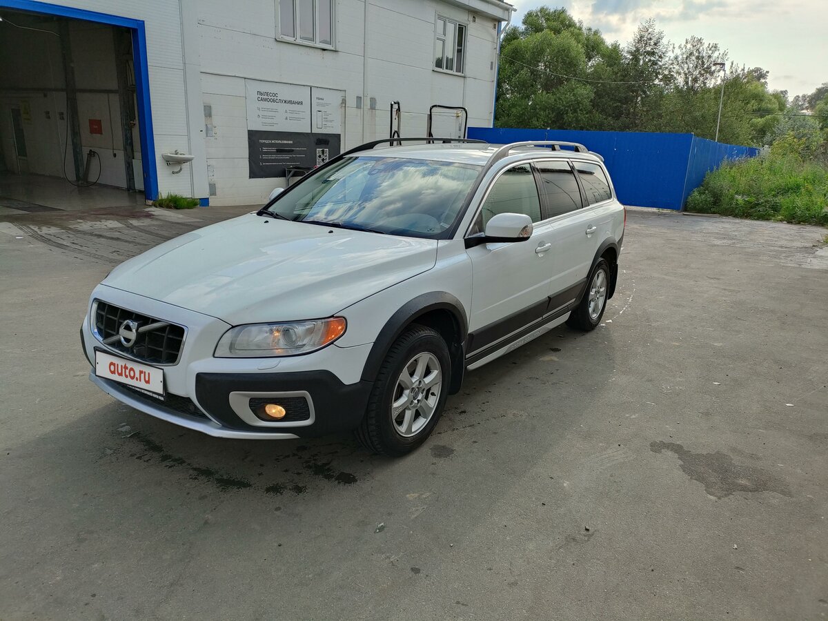 Купить б/у Volvo XC70 II 2.4d AT (215 л.с.) 4WD дизель автомат в Москве: белый Вольво XC70 II ...