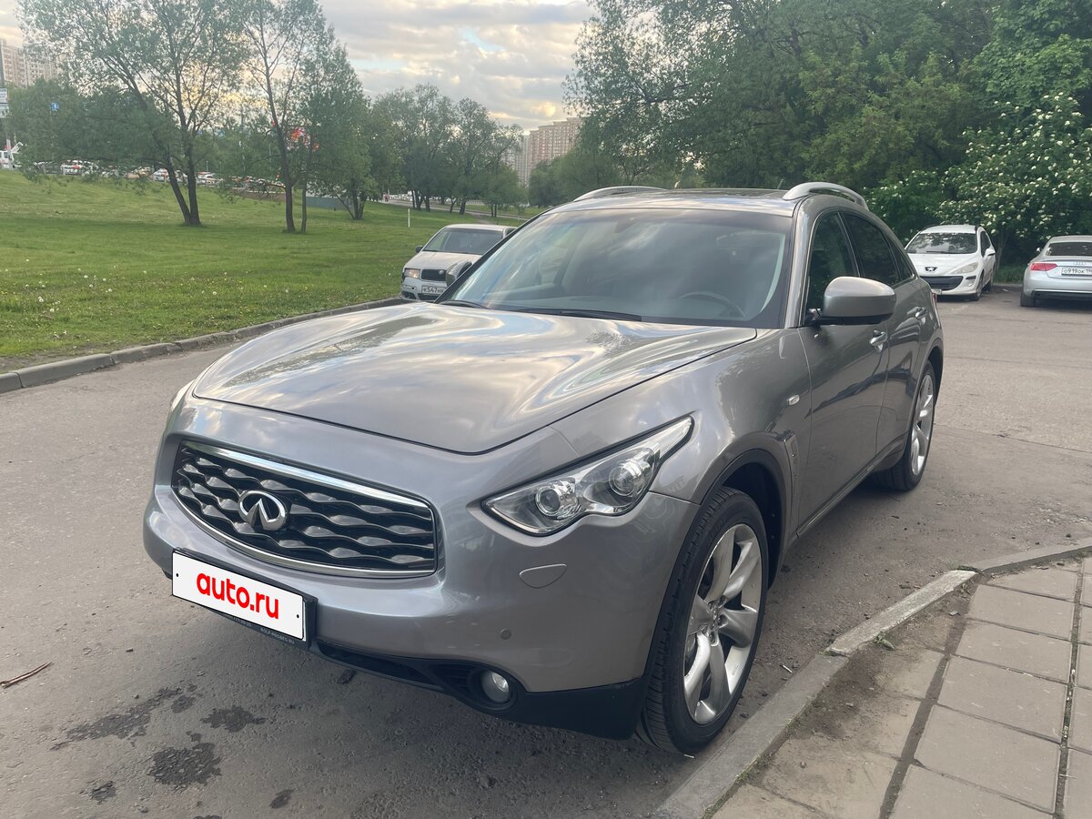Купить б/у Infiniti FX II (S51) FX37 3.7 AT (333 л.с.) 4WD бензин автомат в Боровске: серый ...