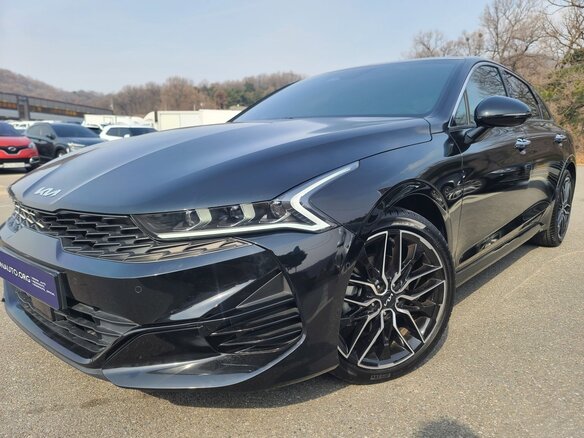 Купить б/у Kia K5 III 2.0 AT (160 л.с.) бензин автомат в Москве: чёрный Киа к5 III седан 2022 ...