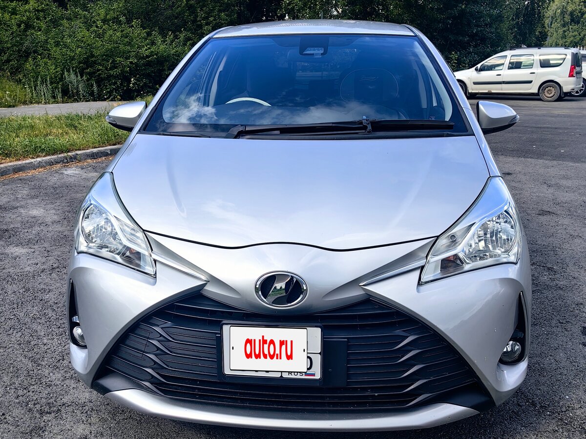 Купить б/у Toyota Vitz III (XP130) Рестайлинг 1.0 CVT (69 л.с.) бензин ...