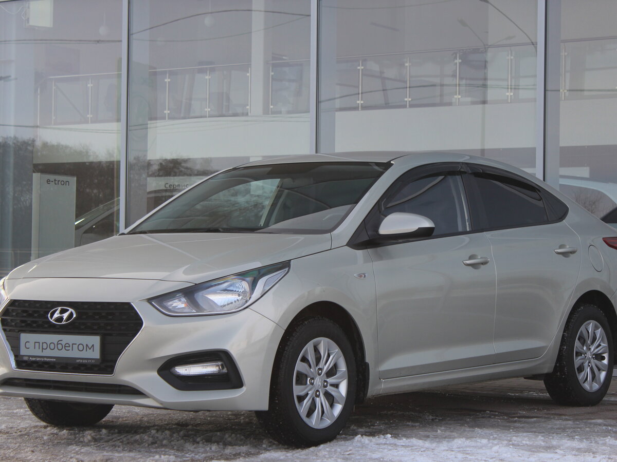 Купить б/у Hyundai Solaris II 1.6 MT (123 л.с.) бензин механика в Воронеже: бежевый Хендай ...