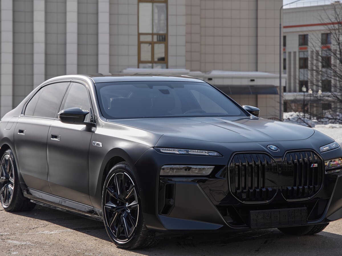 Купить б/у BMW i7 2022-2025 M70 xDrive Electro AT (485.0 кВт) 4WD ...