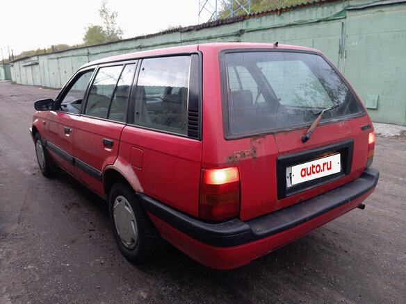 Купить б/у Mazda 323 III (BF) 1.6 MT (86 л.с.) бензин механика в Москве: красный Мазда 323 III ...