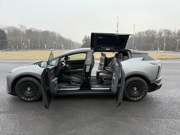 Купить б/у HiPhi X 2020-2024 Electro AT (440.0 кВт) 4WD электро автомат в Москве: серый Хипхи ...