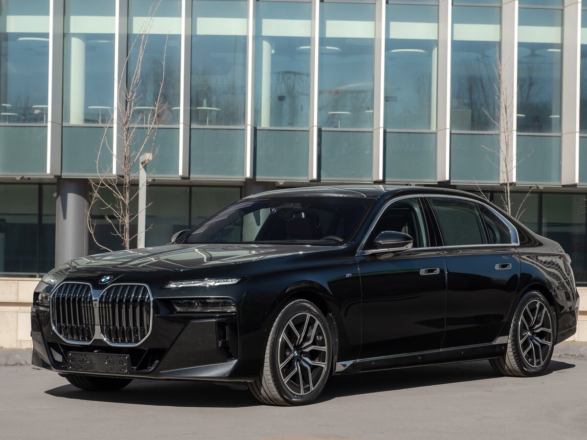 Купить б/у BMW 7 серии VII (G70) 740i xDrive 3.0 AT (380 л.с.) 4WD ...