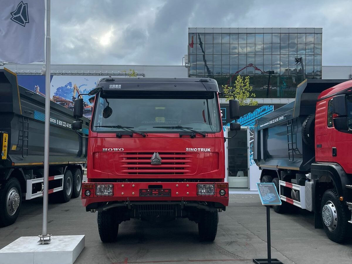 Купить б/у Sinotruk Howo HW76 дизель механика в Курске: красный самосвал 2022 года на Авто.ру ID ...