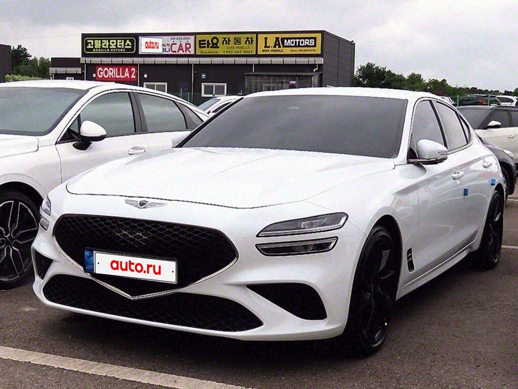Купить б/у Genesis G70 I Рестайлинг 2.0 AT (245 л.с.) бензин автомат в Москве: белый Генезис Г70 ...