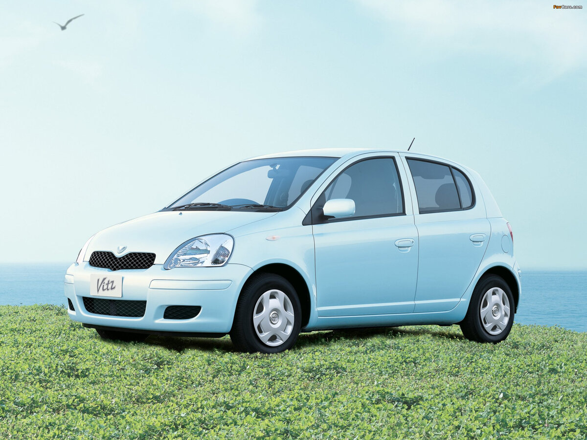 Купить б/у Toyota Vitz III (XP130) Рестайлинг 1.0 CVT (69 л.с.) бензин ...
