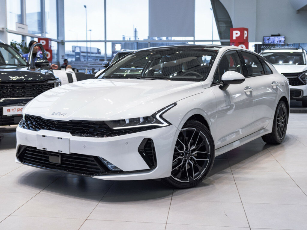 Купить новый Kia K5 III 2.0 AT (240 л.с.) бензин автомат в Санкт-Петербурге: белый Киа к5 III ...