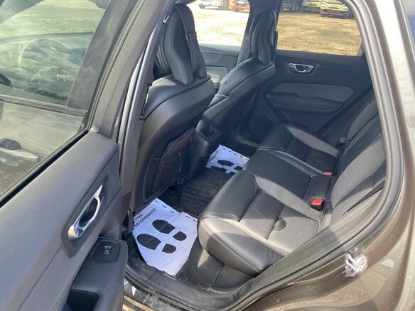 Купить б/у Volvo XC60 II 2.0 AT (249 л.с.) 4WD бензин автомат в Калуге ...