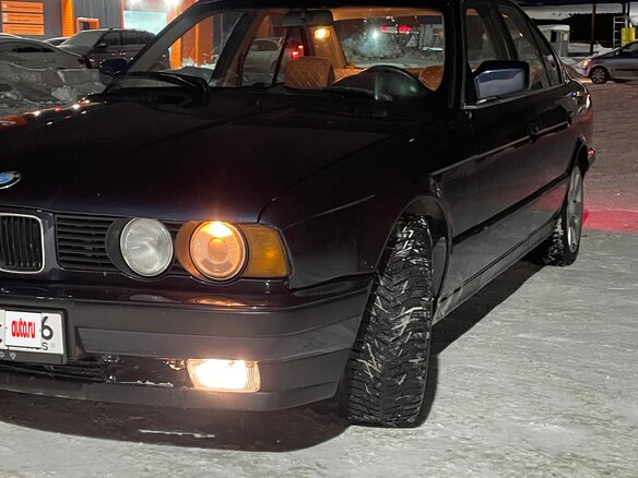 Купить б/у BMW 5 серии III (E34) 530i 3.0 MT (188 л.с.) бензин механика в Сургуте: синий БМВ 5 ...