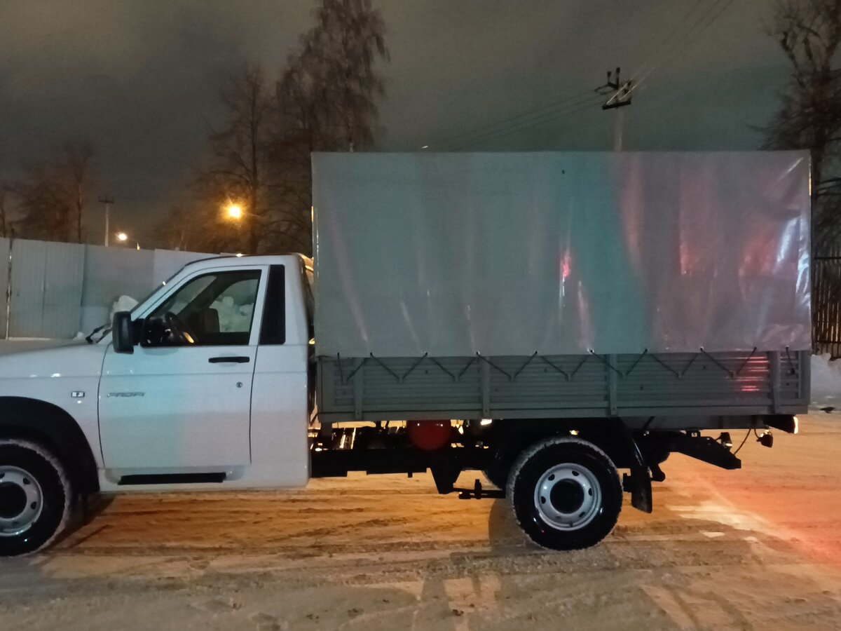 Купить б/у УАЗ Профи бензин механика в Москве: белый тент 2021 года на ...