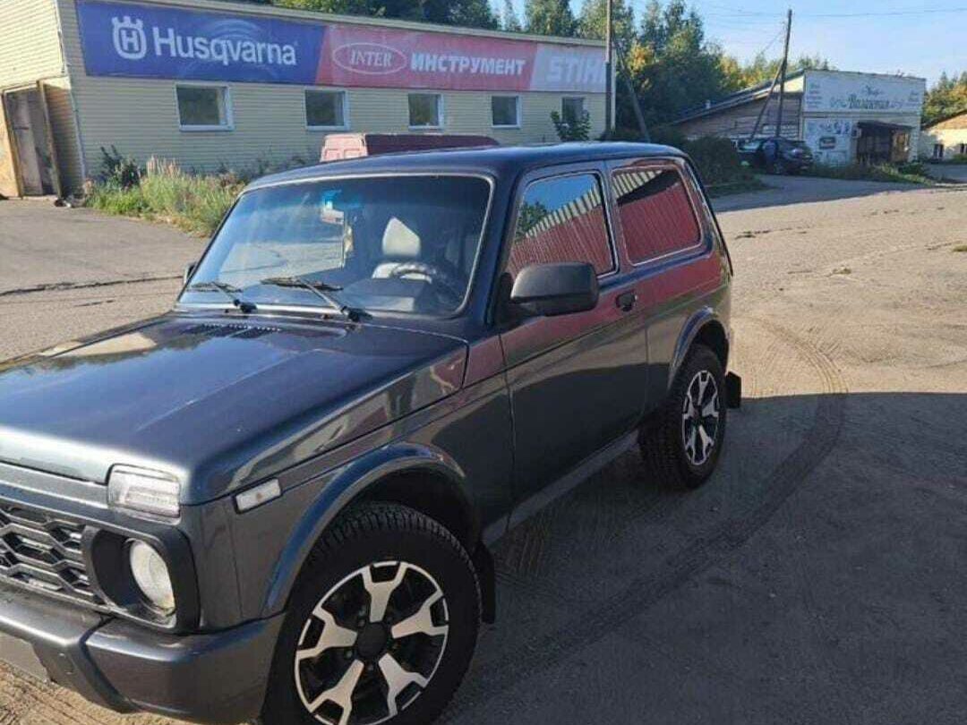 Купить б/у Lada (ВАЗ) 2121 (4x4) I Рестайлинг Urban 1.7 MT (83 л.с.) 4WD бензин механика в ...
